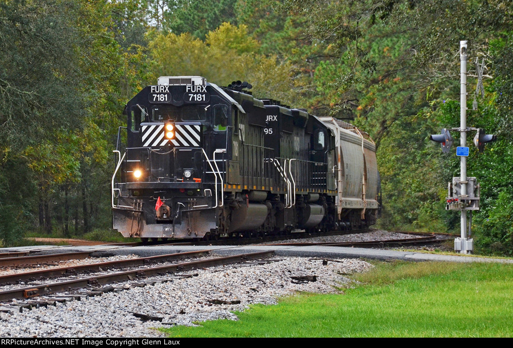 FURX 7181 rolls eastbound